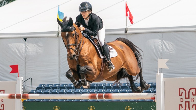 Bliss Heers & Antidote de Mars Marvel Again in the $146,000 Adequan ...