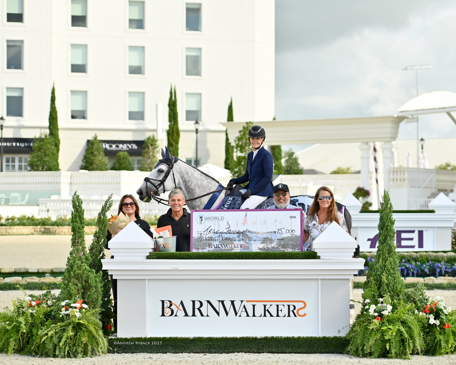 Tracy Fenney & MTM Apple Outrun the Field in the $50,000 Barnwalkers ...