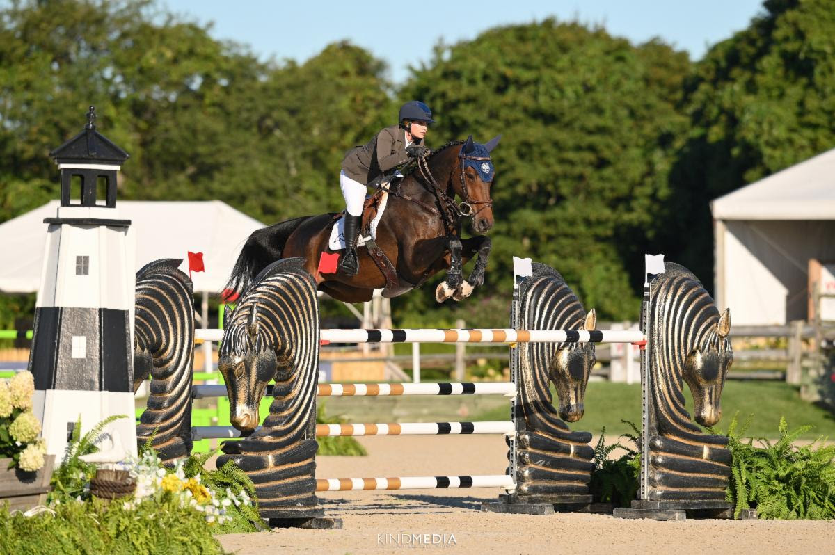 Elena Haas Leads the Pack in the $25,000 Agneta & Brownlee Currey ...