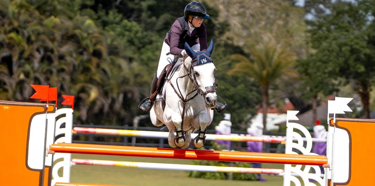 Emily Dehoff & Manou de Muze Move Up to Win the Hermès Classic CSI 3 ...